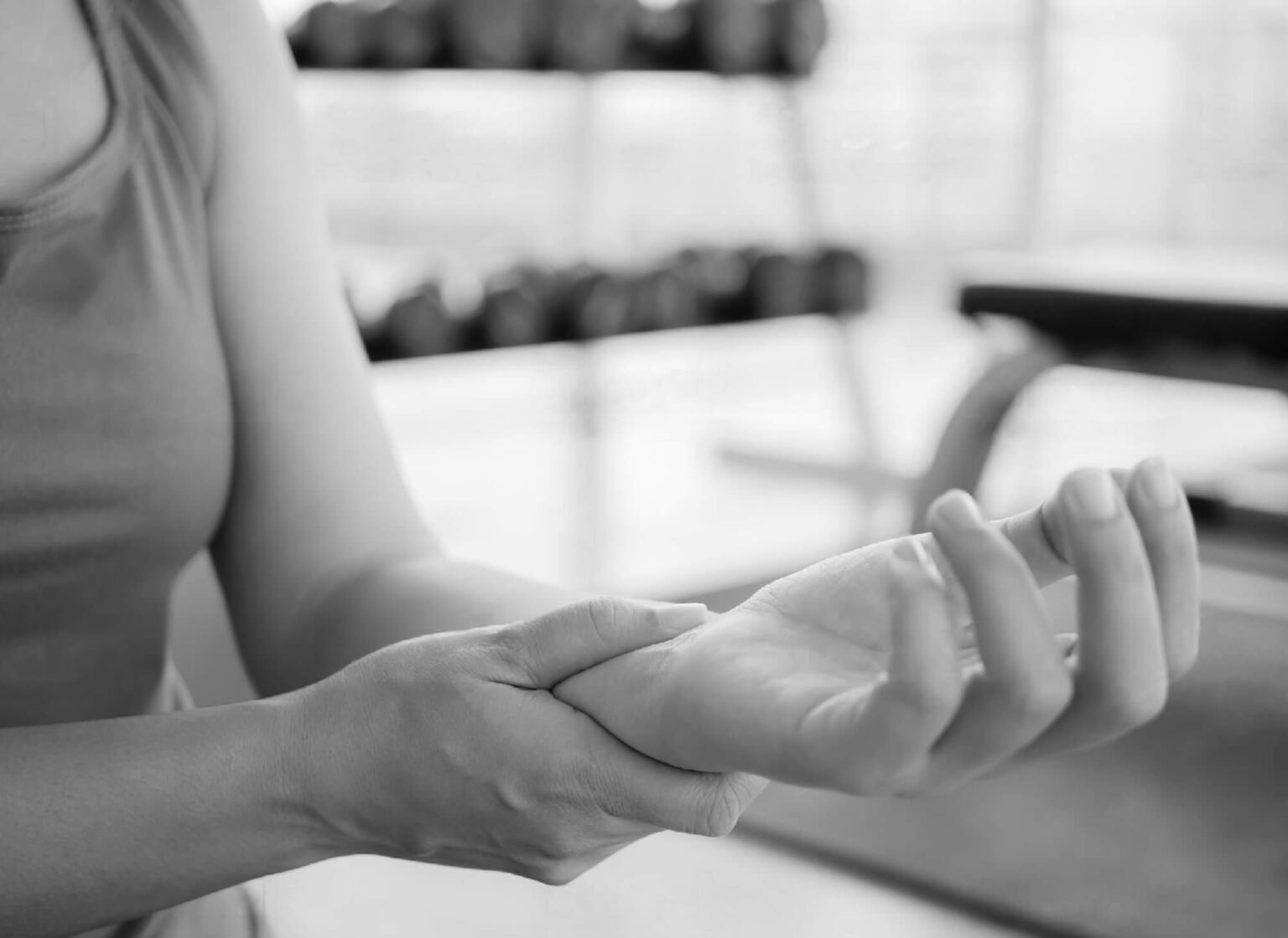 Douleurs au poignet : causes et traitements ᐅ CAREA Kiné sport Paris