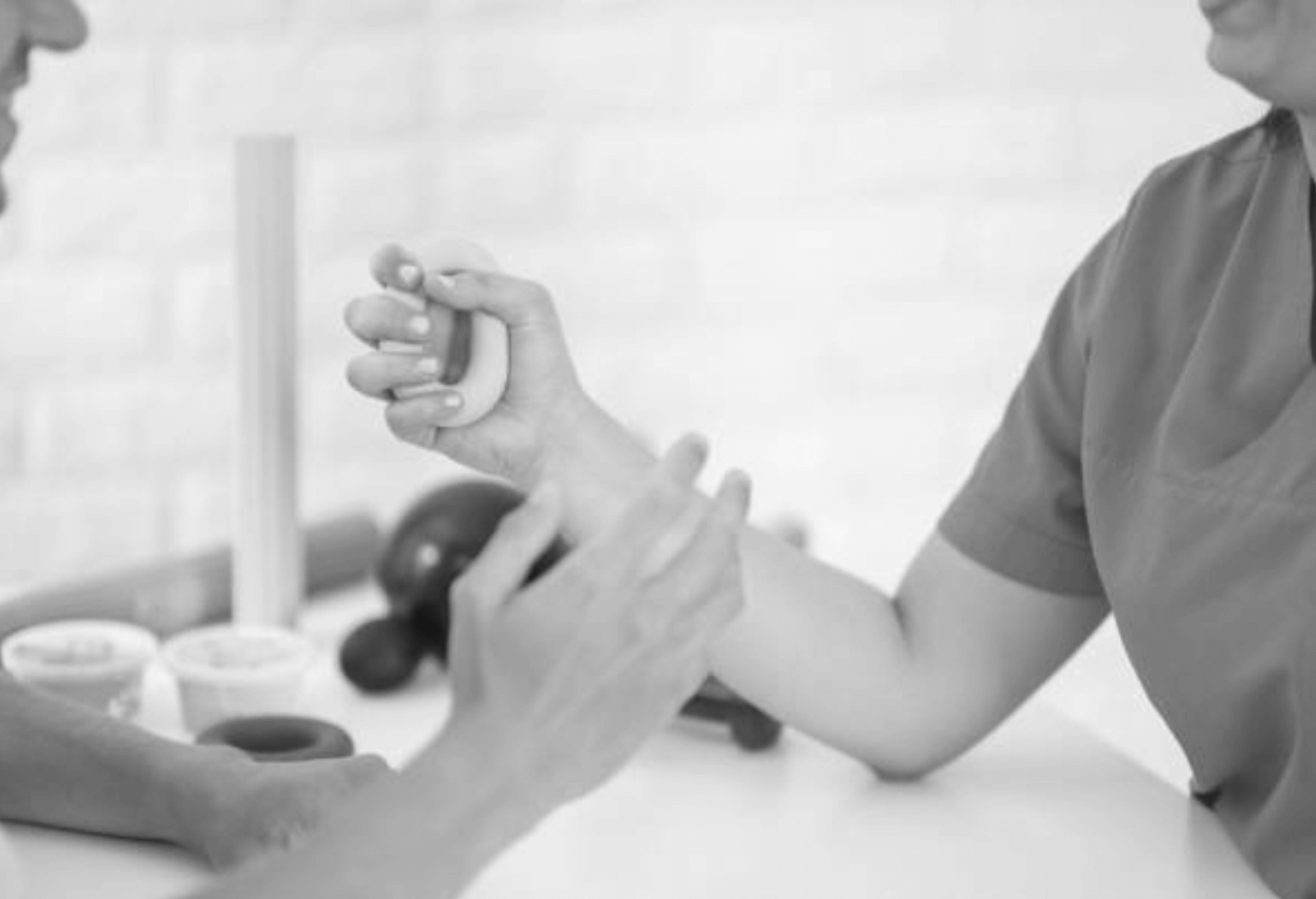 Tendinite du pouce (tendinite de De Quervain) ᐅ CAREA Kinésithérapie Paris